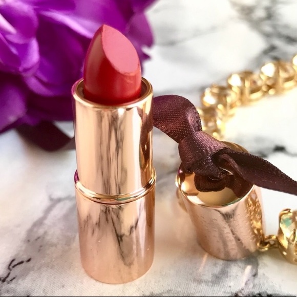 Charlotte Tilbury | Makeup | New Ct Kissing Lips Lipstick In So Marilyn ...